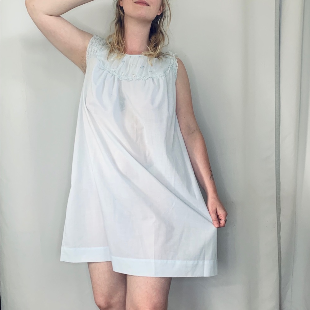 Vintage Lace Ruffle Night Gown - Gem